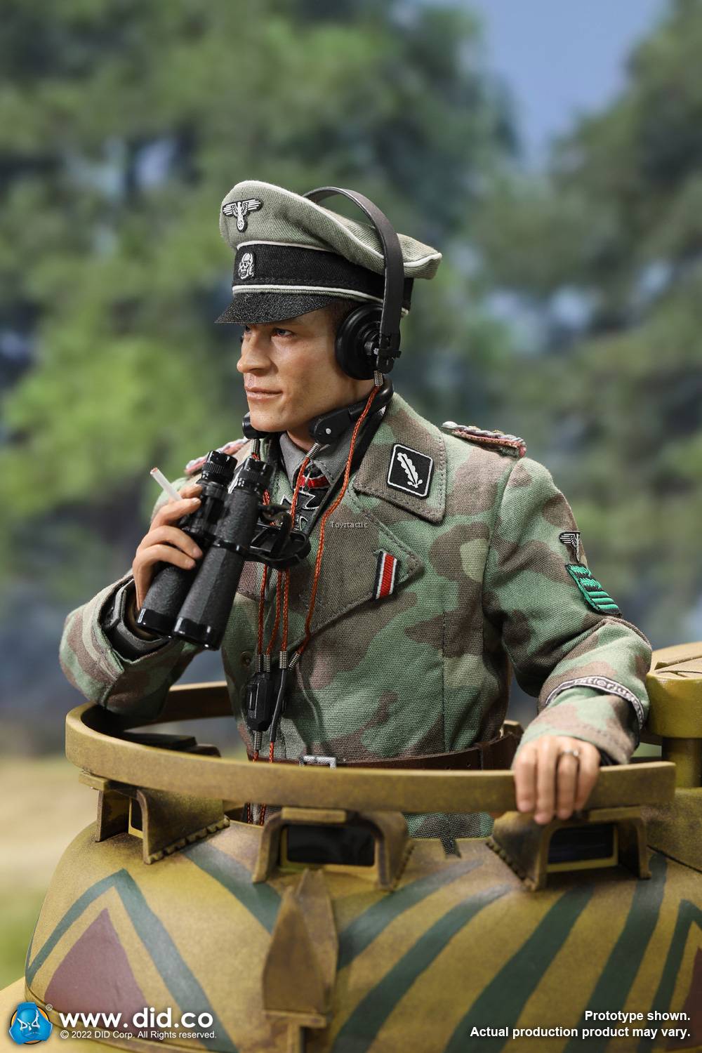 (PREORDER) DID D80160 1/6 WWII German Panzer Commander - Jager