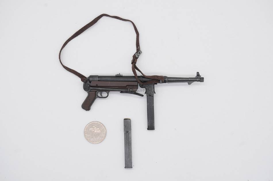 DID D80160 1/6 WWII German Panzer Commander - Jager - MP38 submachine gun